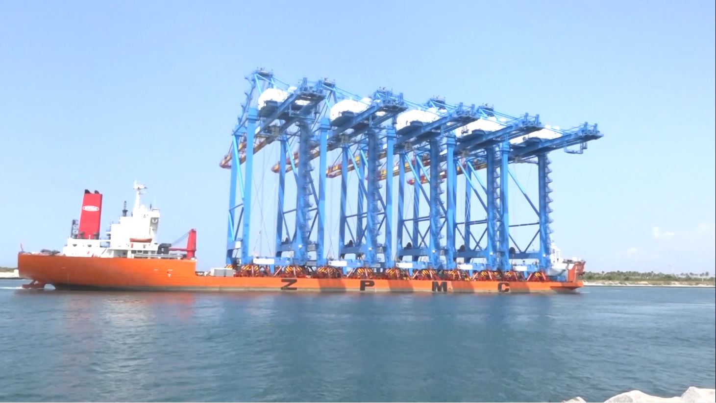 Le Port d'Abidjan réceptionne 6 nouveaux portiques pour le 2ème ...