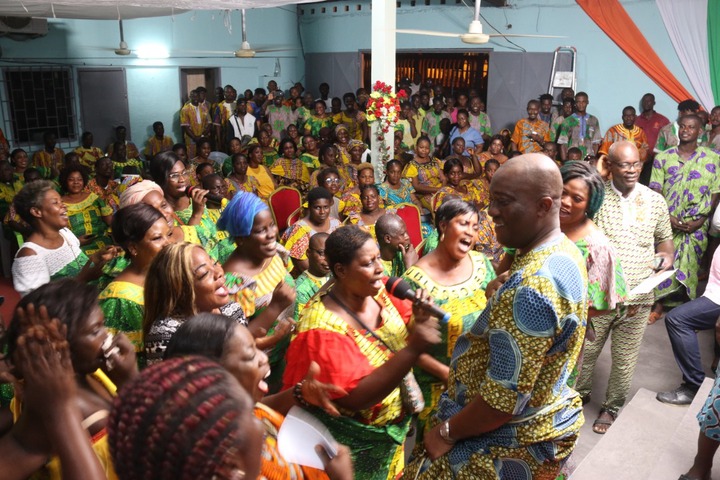 Cocody : le peuple Atchan en phase avec Eric Taba pour ses nombreuses