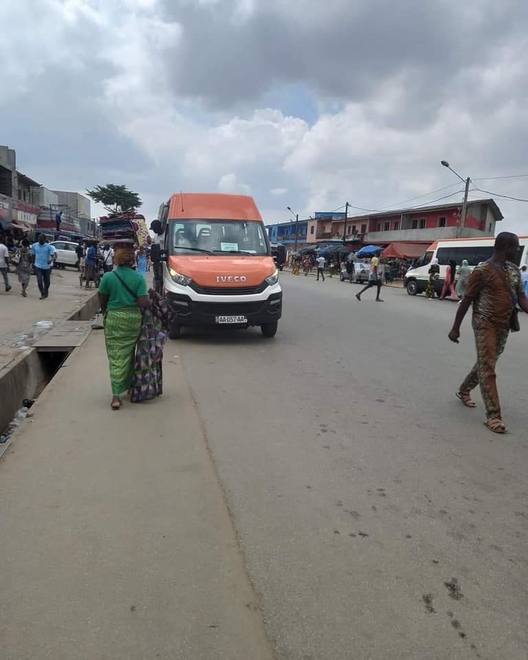 Côte d'Ivoire /Transport public : mise en circulation des nouveaux mini ...