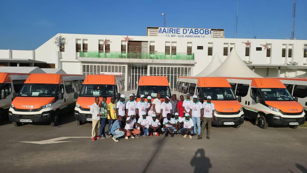 Côte d'Ivoire /Transport public : mise en circulation des nouveaux mini ...