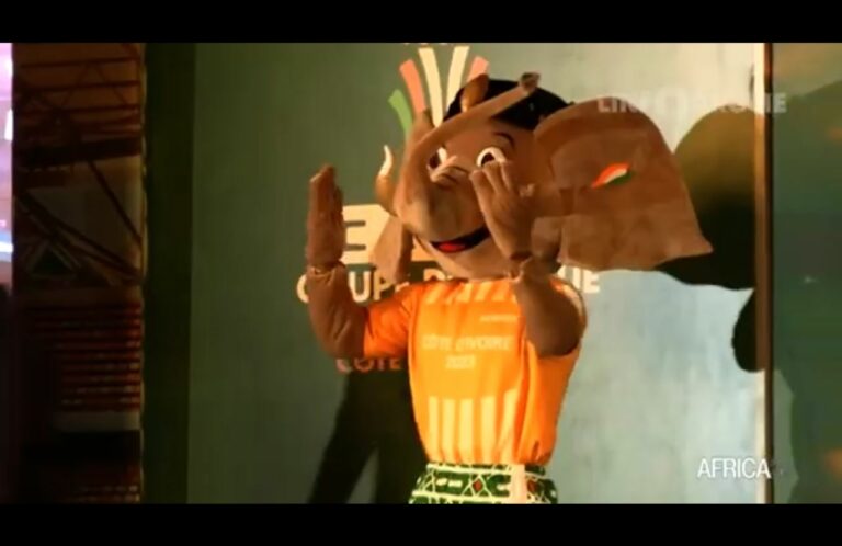 Football : "AKWABA", la nouvelle mascotte de la CAN 2023 en Côte