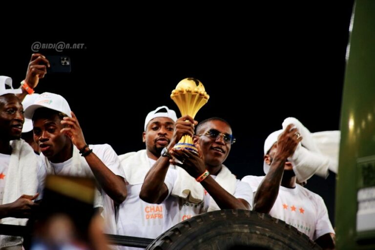 Can 2023 - Cérémonie de présentation de trophée au stade Félix ...