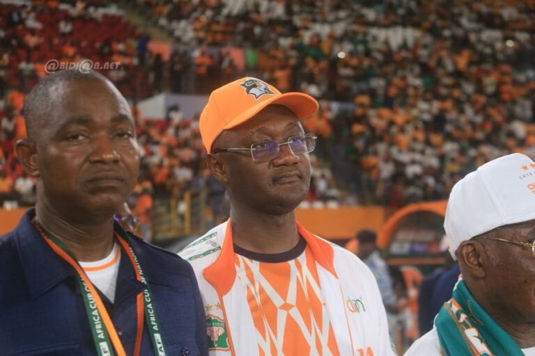 Can 2023 - Cérémonie de présentation de trophée au stade Félix ...
